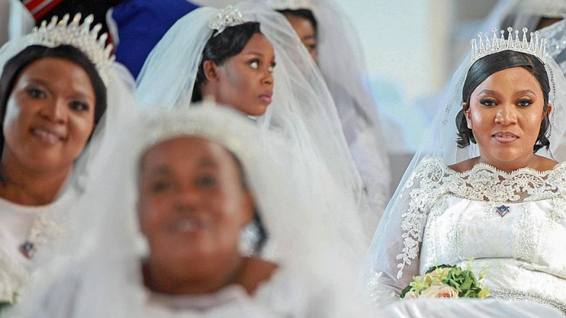 Polygamy and pageantry on display at a mass wedding in South Africa ...