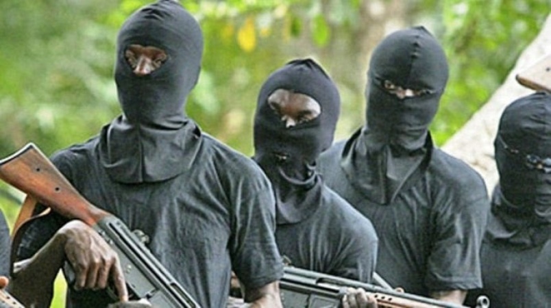 Gunmen shoot butcher dead inside Lagos barracks market | News Express ...